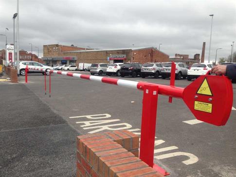 Manual rising arm barrier - (BA1.MB1) | Barricade Ltd